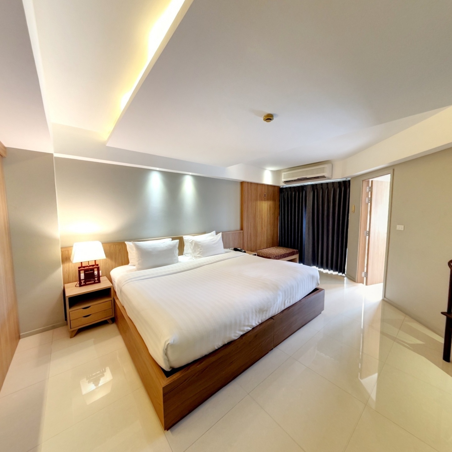 MMB | Bonito Chinos Hotel Nakorn Sawan